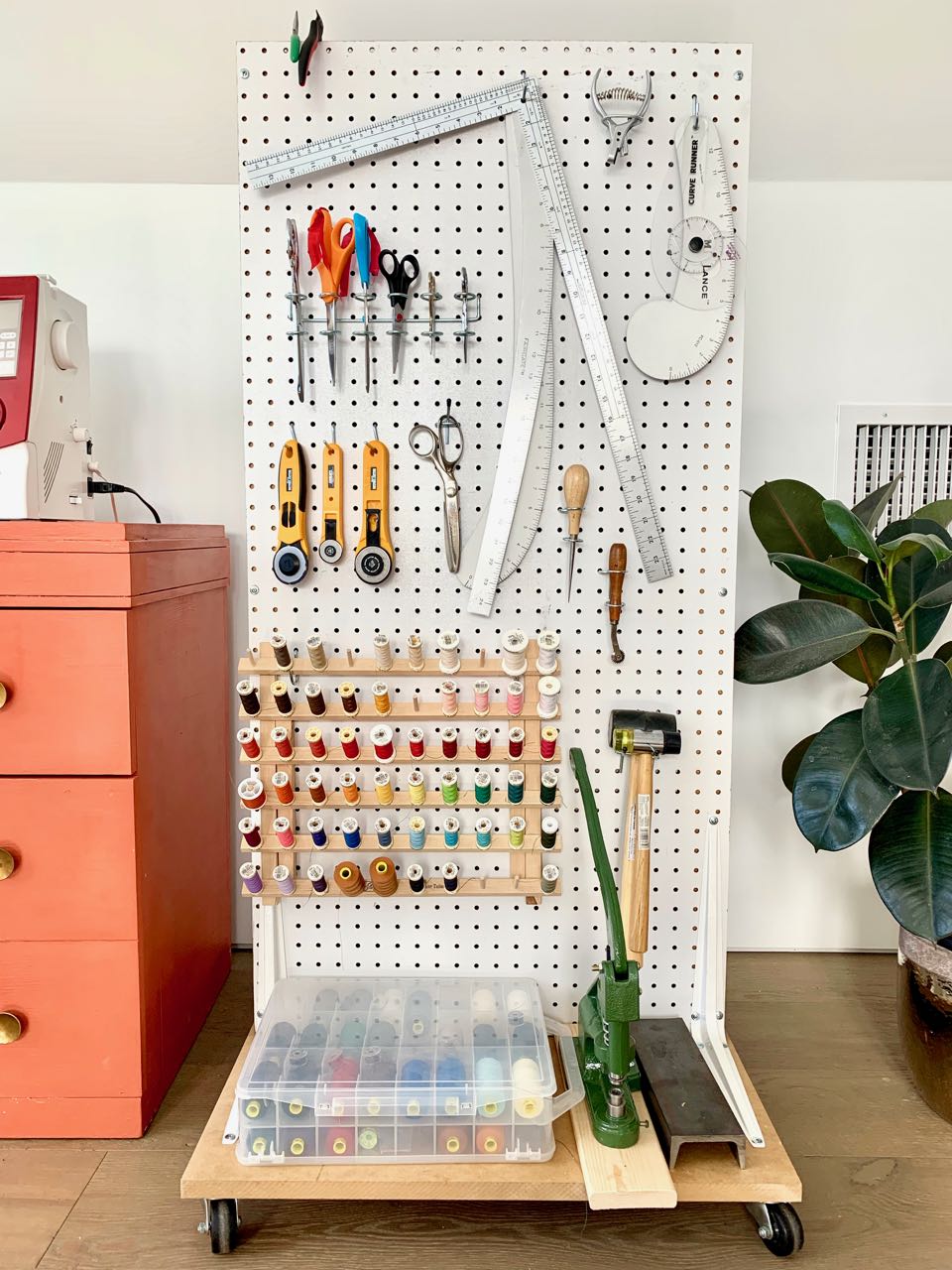 MAKE IT! Custom sewing tools caddy - the Beatrice Blog